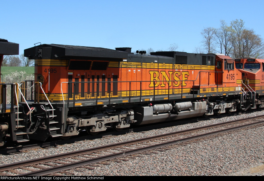 BNSF 4195